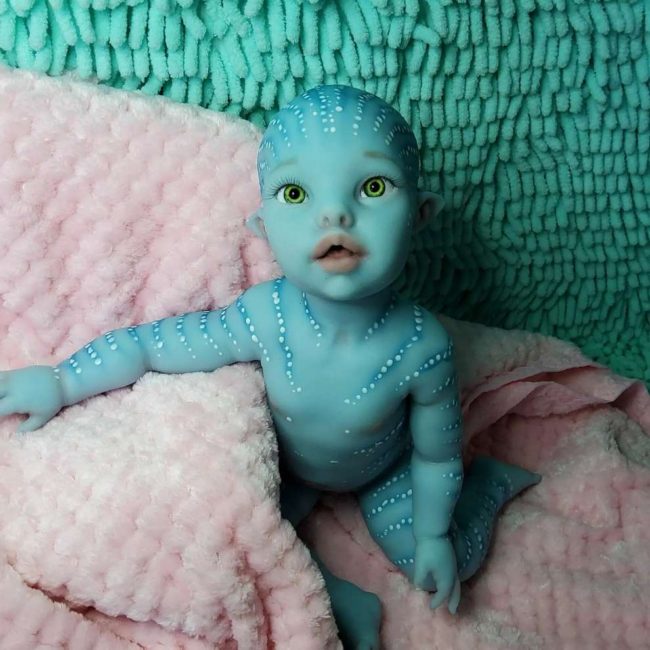 This Artist Creates Unique Silicone Alien Baby-Dolls, And They Are ...