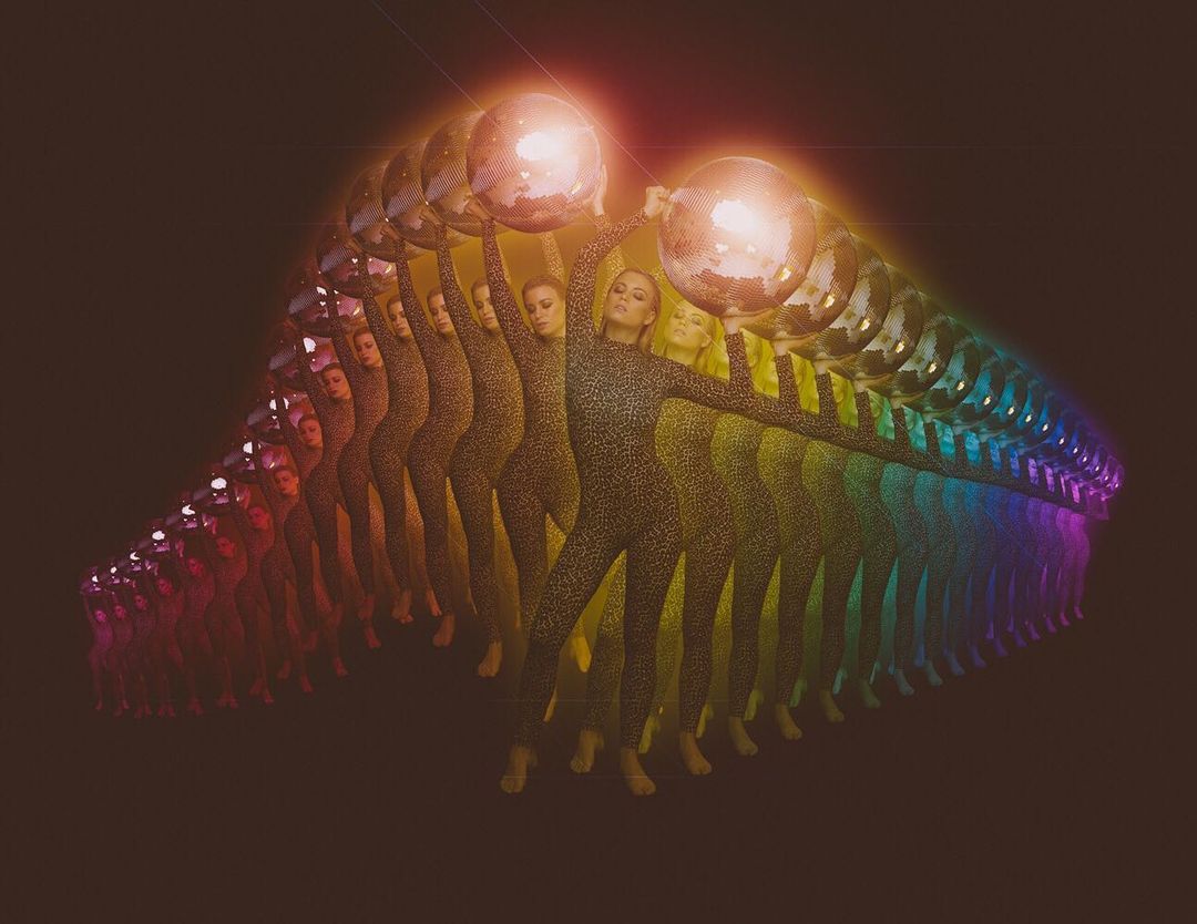 Unveiling Emotion and Identity: The Captivating Portraits of Liz Bretz ...