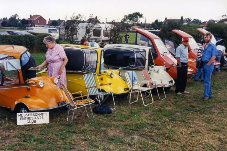 A Visual Journey Through the History of the Bond Bug: The Three-Wheeled ...