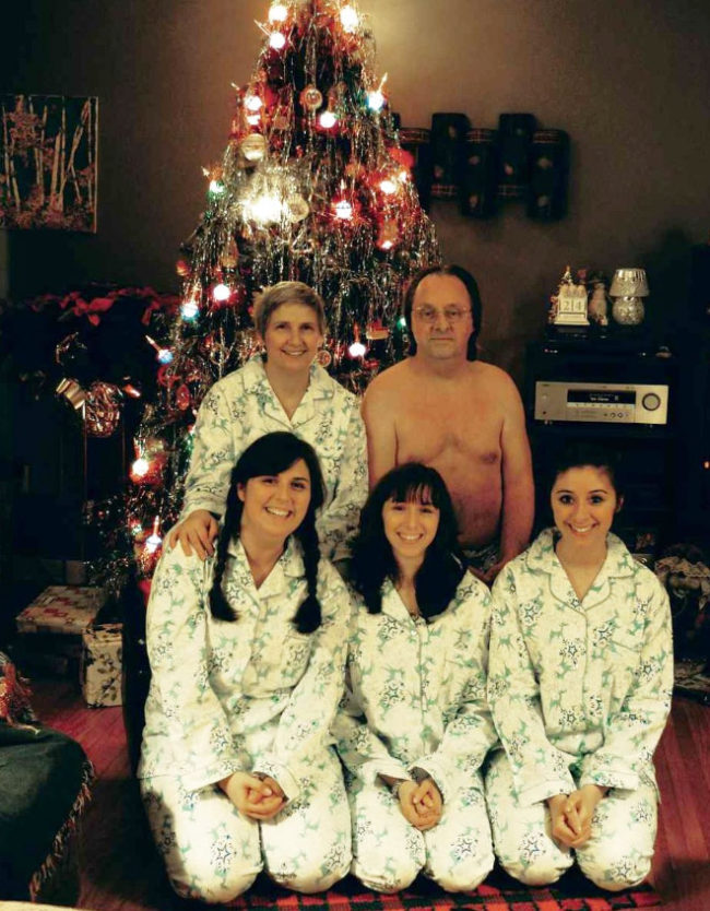 Finally, The 2024 Awkward Family Photos Calendar Is Here! » Design You ...