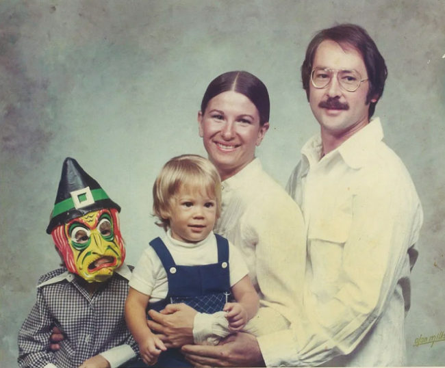 Finally, The 2024 Awkward Family Photos Calendar Is Here! » Design You ...