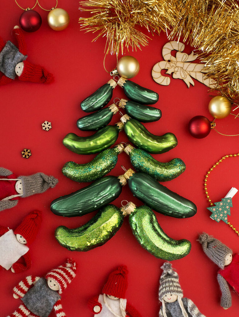 Artist Made A Beautiful Handmade Glass Pickle As A Christmas Tree ...
