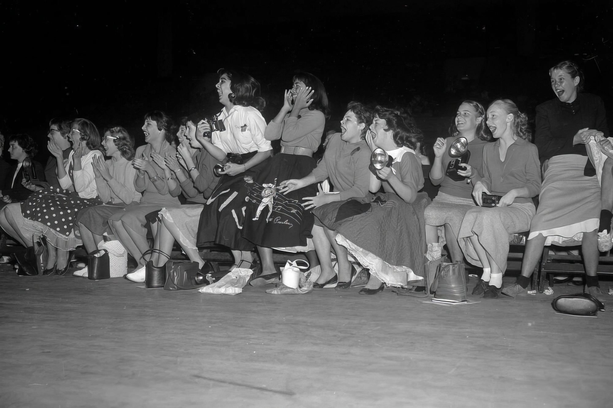 Swooning, Screaming, Crying: Vintage Photographs of Teenage Fan Girls ...