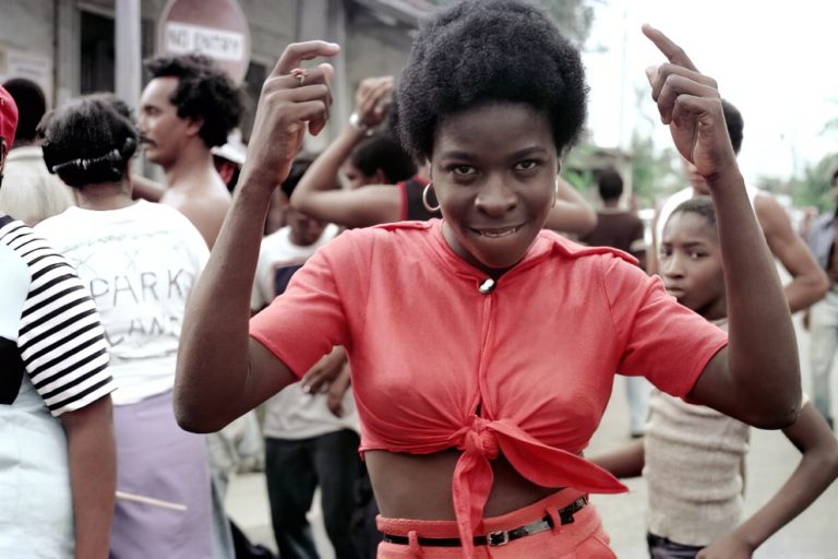 Fascinating Photos Capture Street Carnival Revelers in Port of Spain ...