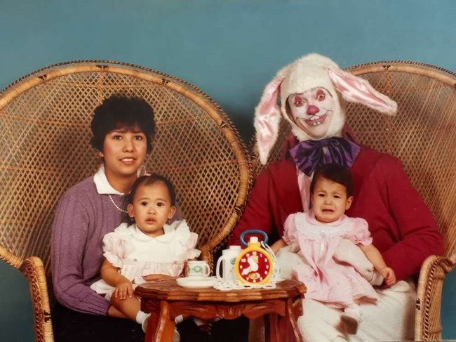 The Most Hilarious and Unsettling Easter Family Photos Ever Taken ...