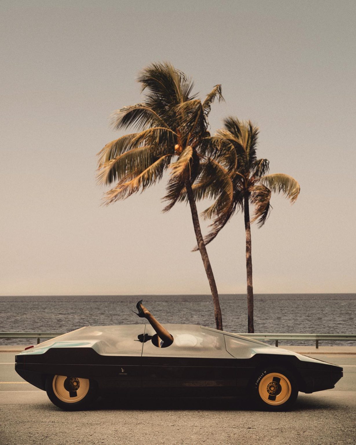 Photographer Captures Beautiful Photo Shoot of A Girl-Model and 1978 ...