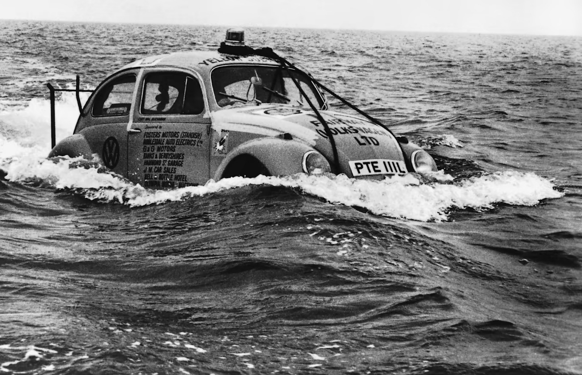 Amazing Vintage Ads of the 1960s and 1970s Depicted the Airtight and ...