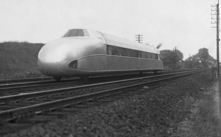 This is Schienenzeppelin, the Futuristic Train With Propeller and ...