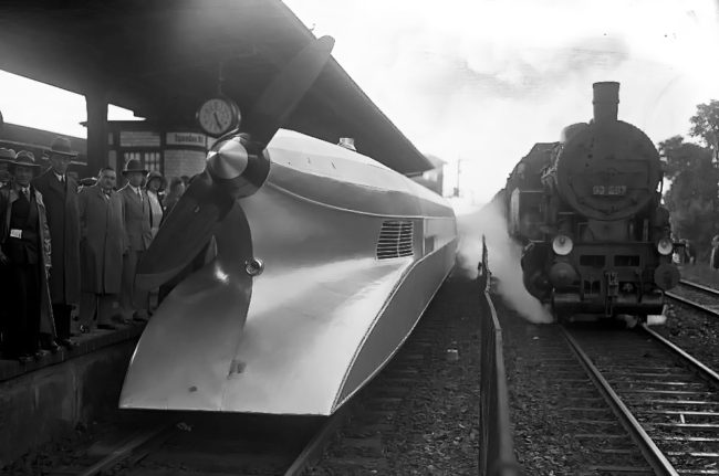 This is Schienenzeppelin, the Futuristic Train With Propeller and ...