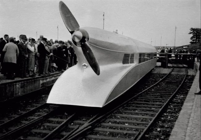 This is Schienenzeppelin, the Futuristic Train With Propeller and ...