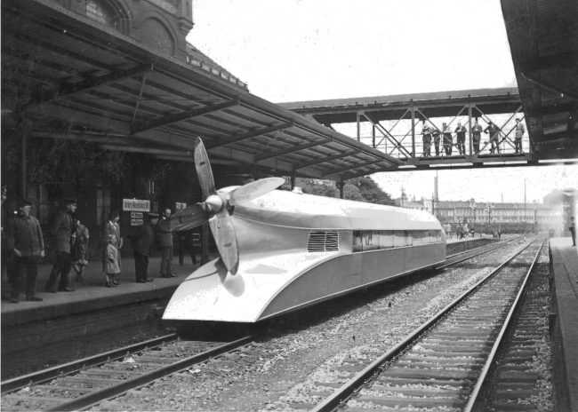 This is Schienenzeppelin, the Futuristic Train With Propeller and ...