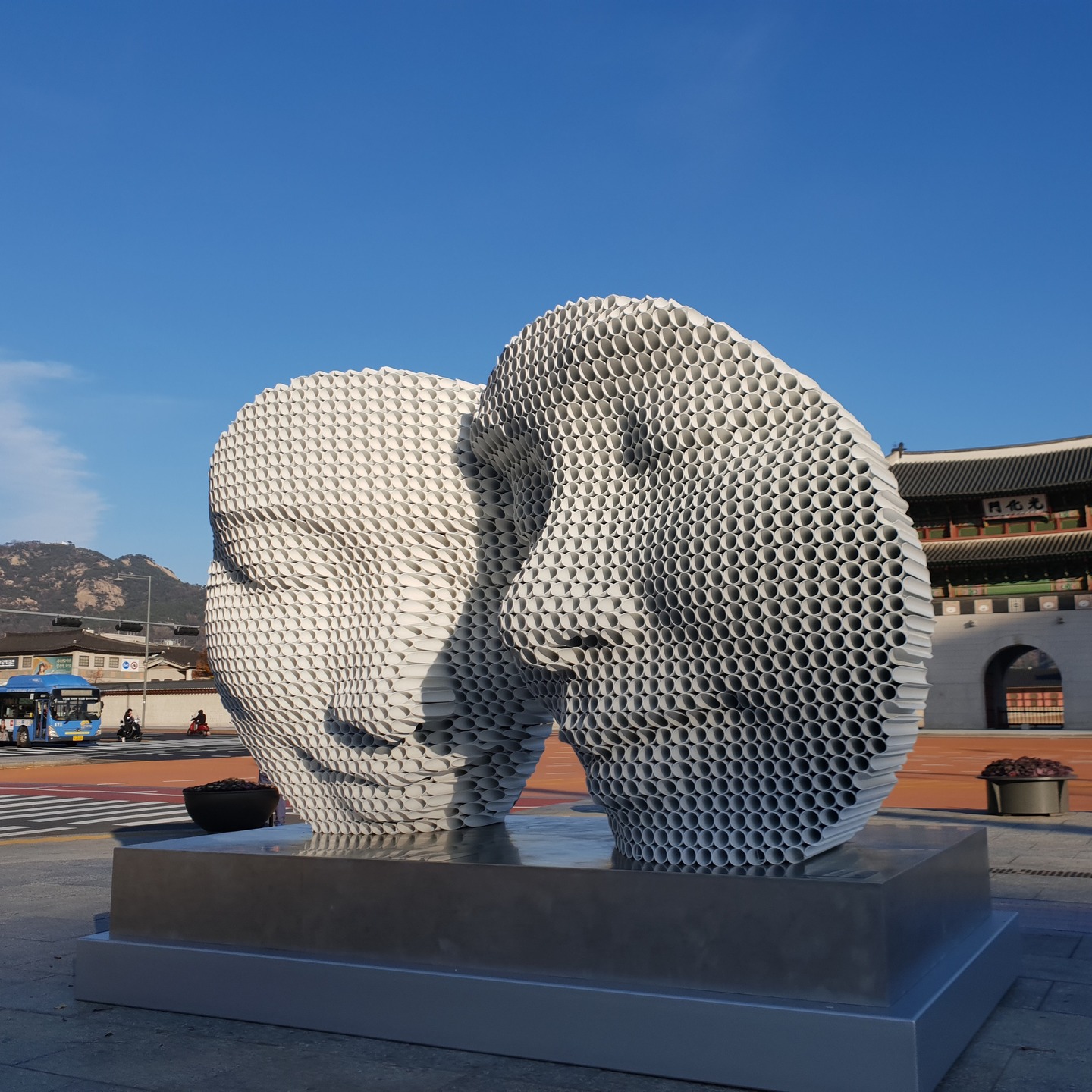 South Korean Artist Creates Striking Metal Sculptures Using Stacked ...