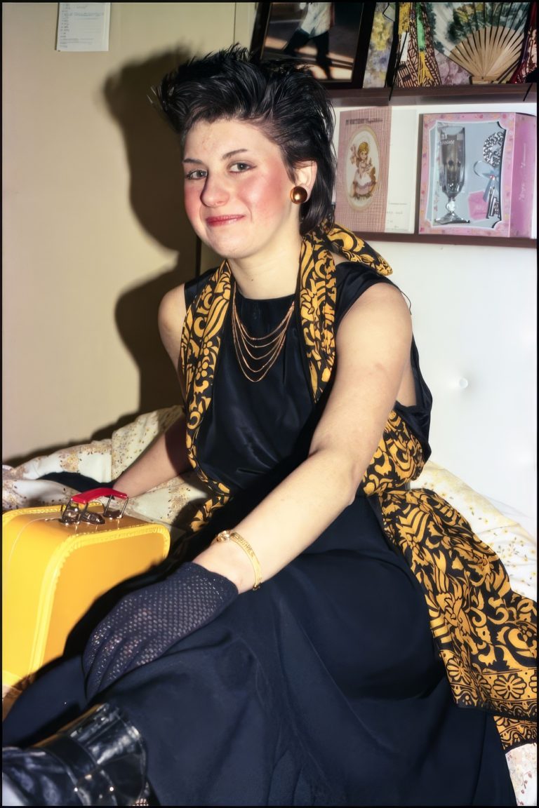 Stunning Portrait Photos Capturing the Iconic Style of Young People in ...