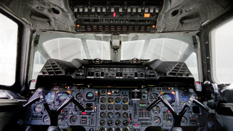 Amazing Photos From the Inside the Cockpit of a Concorde » Design You ...