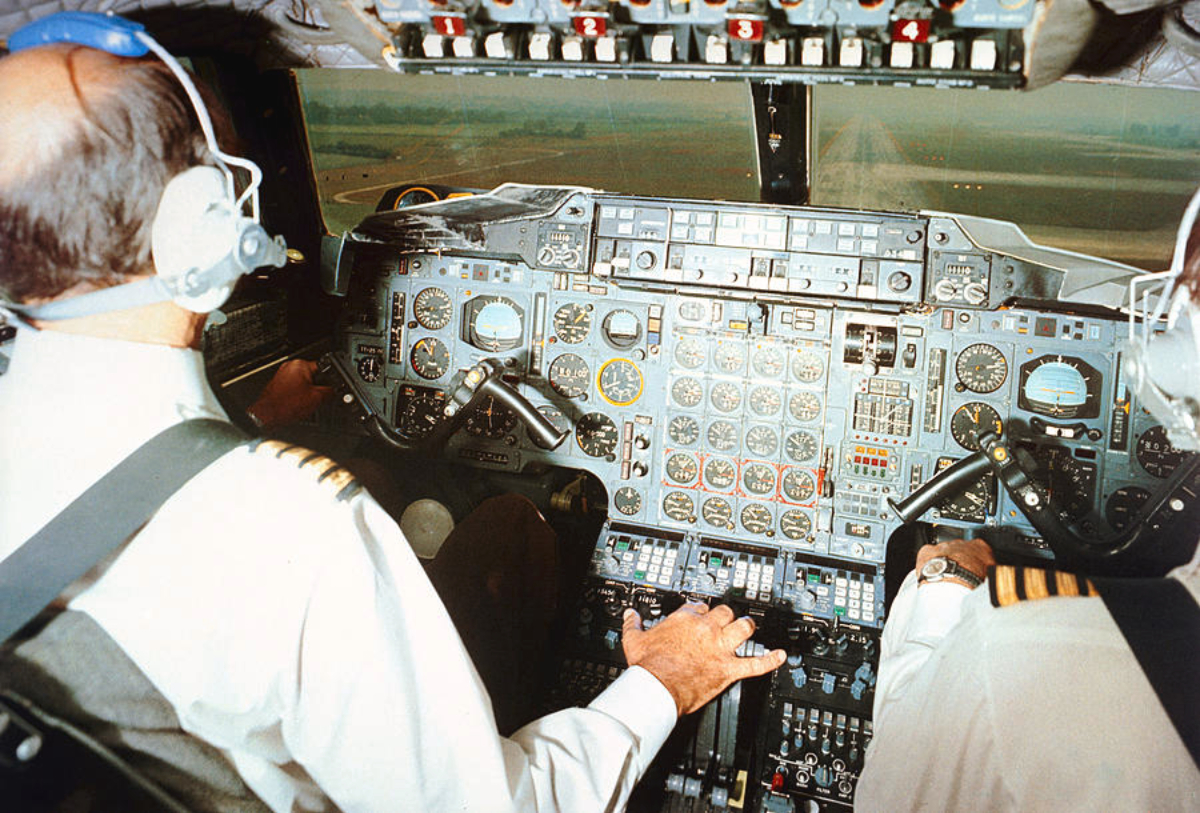 Amazing Photos From the Inside the Cockpit of a Concorde » Design You ...
