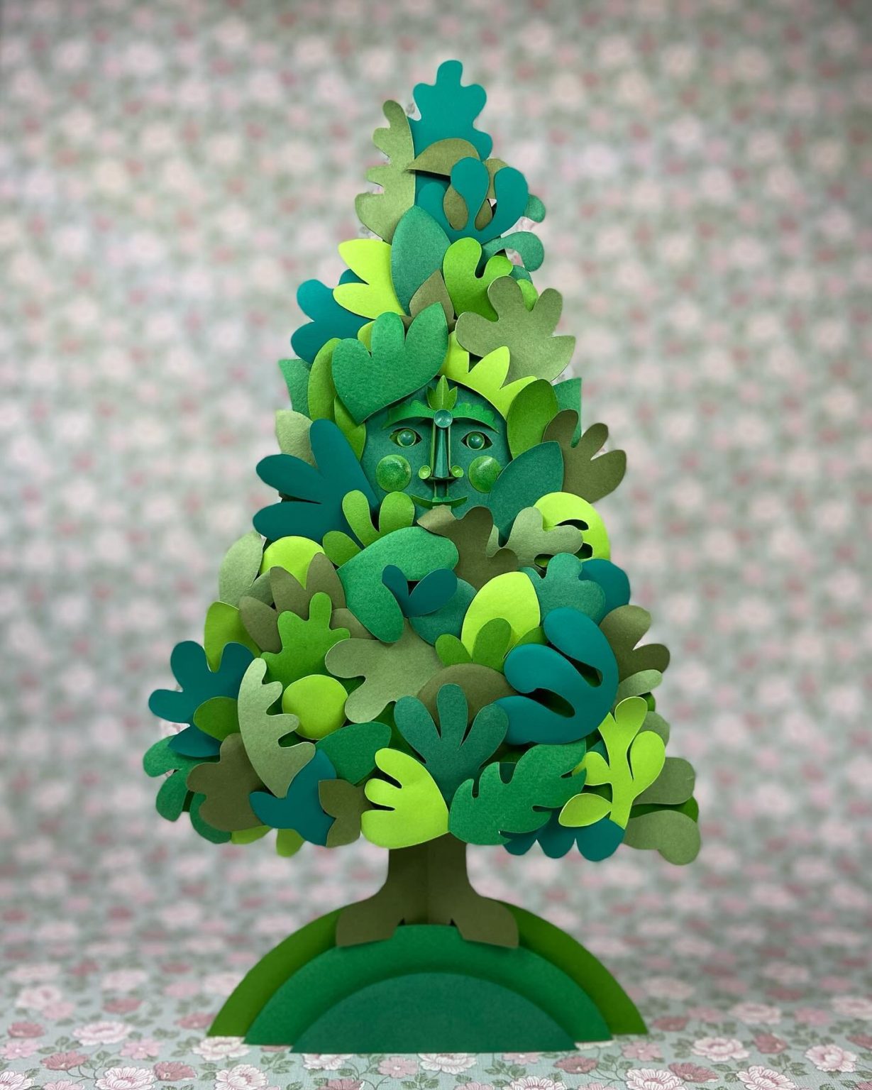 The Delicate and Colorful Paper Tranformations by Helen Musselwhite ...