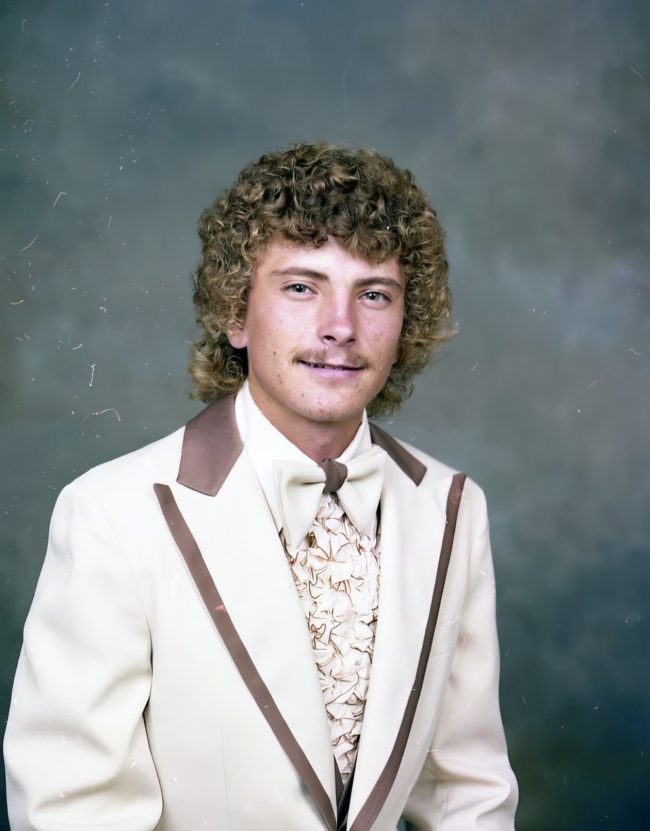 Funny (or Not) Studio Portraits That Defined 1980s Men’s Styles ...