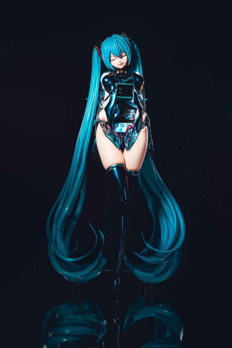 Taiwanese Artist Duo Turn Hatsune Miku Into a Fully Working 2-Meter ...