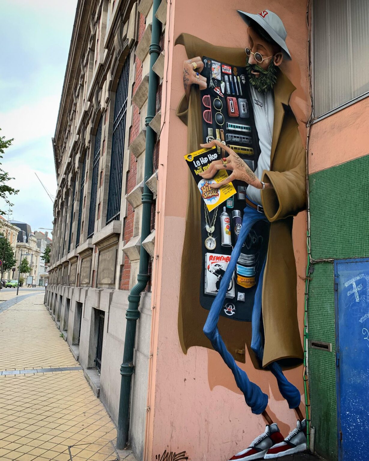 Street Artist Creates Superb Urban‑surreal Murals With Nature, Ruins ...